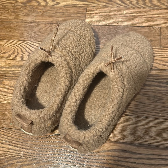 Urban Outfitters | Shoes | Fuzzy House Shoes | Poshmark